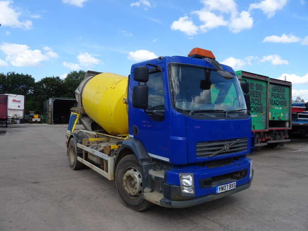VOLVO FL240 MIXER - FW Thomas